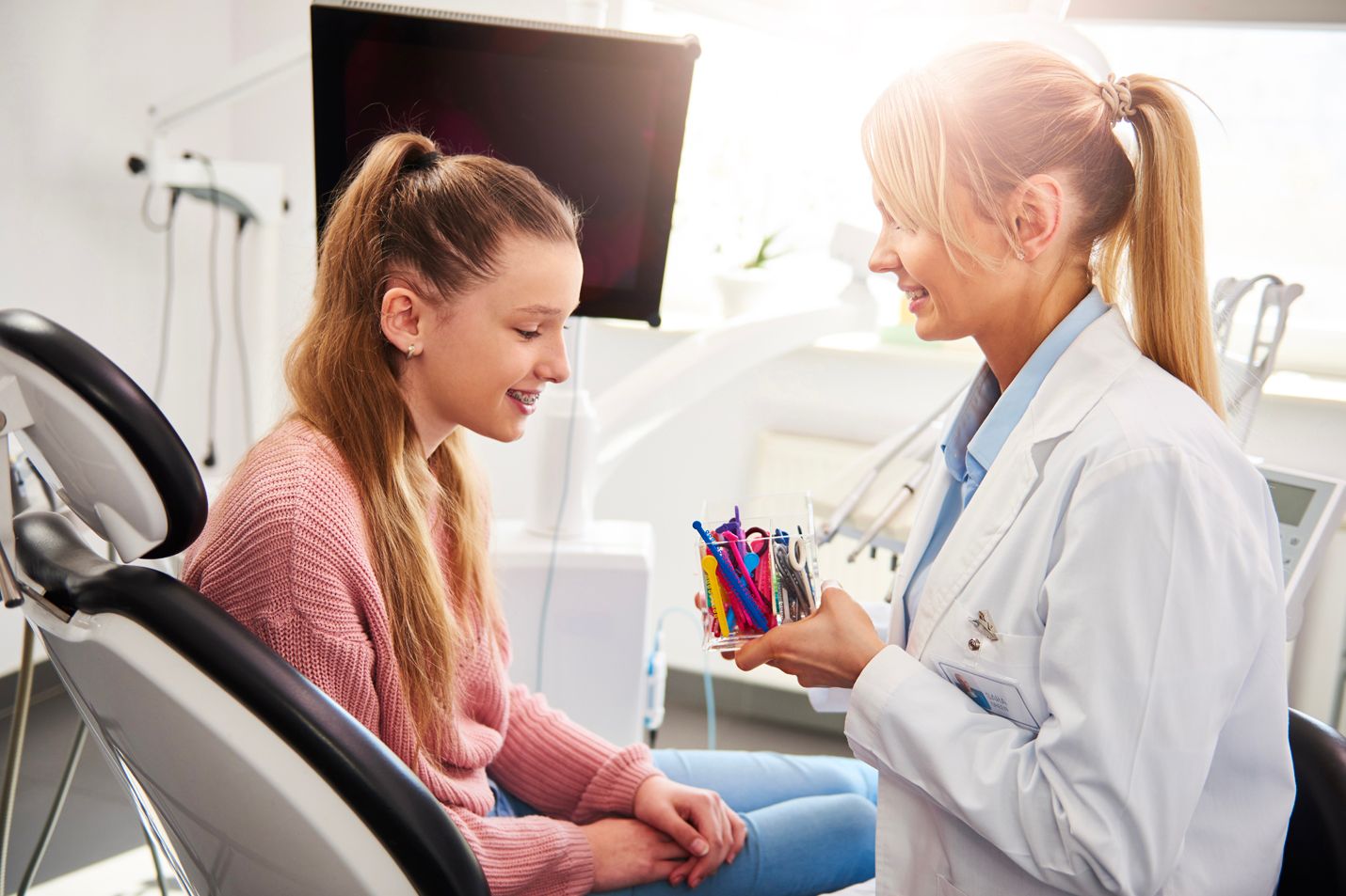 Braces or Veneers : Which One Is the Perfect Fit for You?