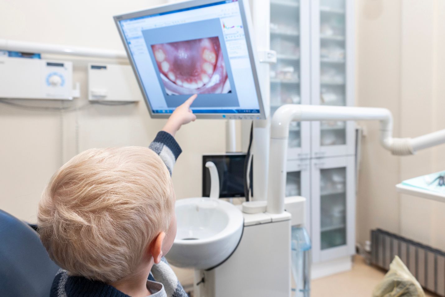 How To Upload Monitoring Photos On makeO toothsi App?