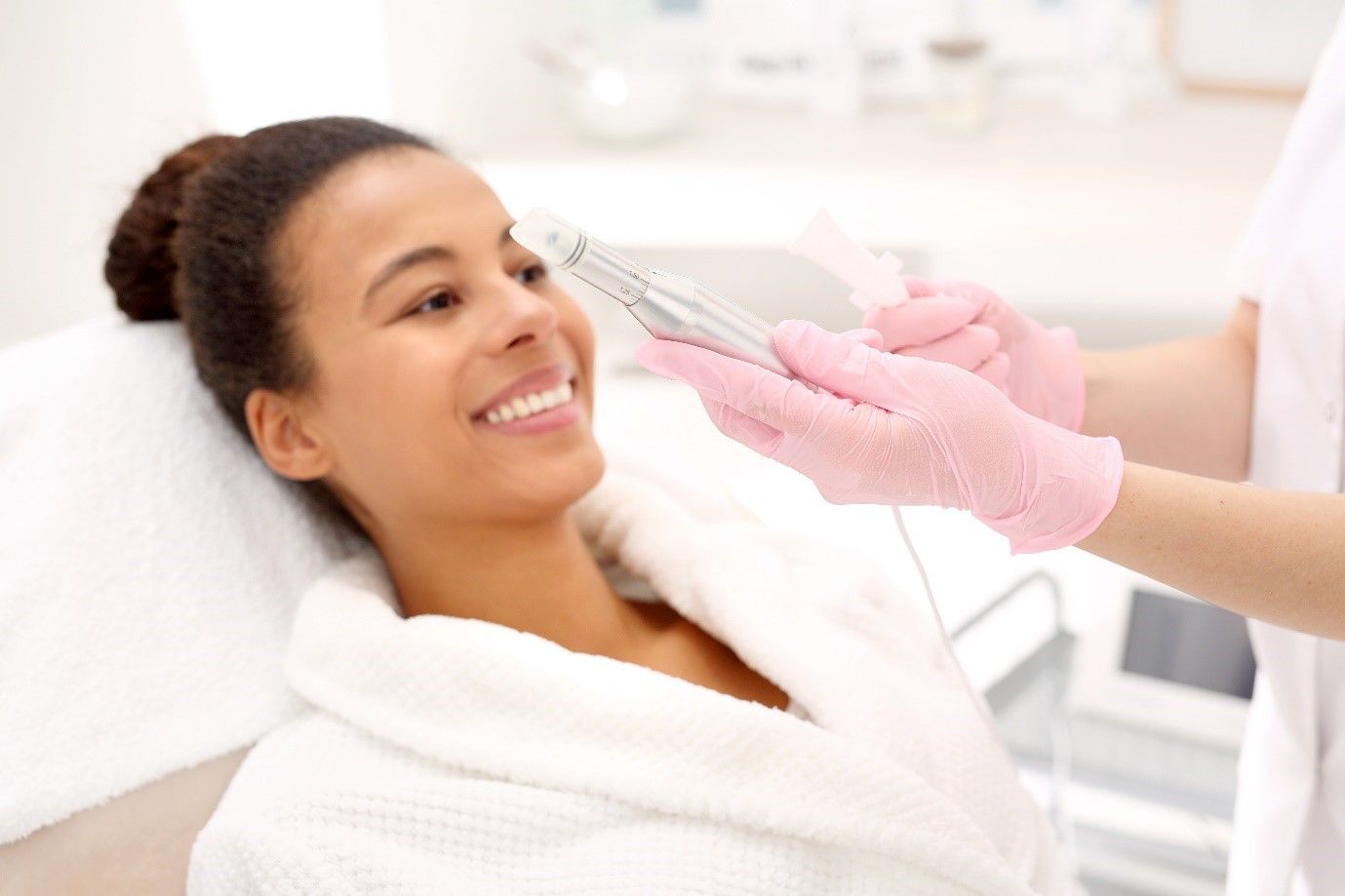 Microneedling for Acne Scars: How Does it Work?