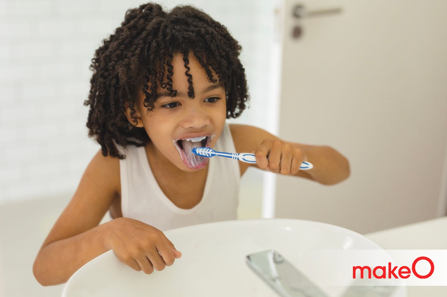 Tongue Cleaner Tools and How to Use Them?